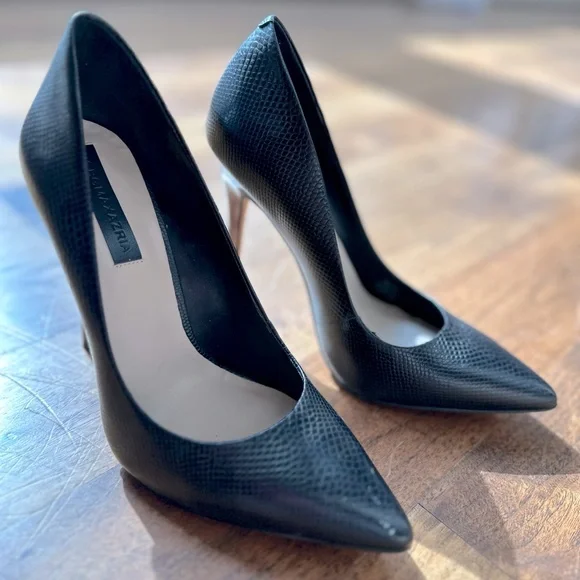 Bcbg Black Leather Pumps